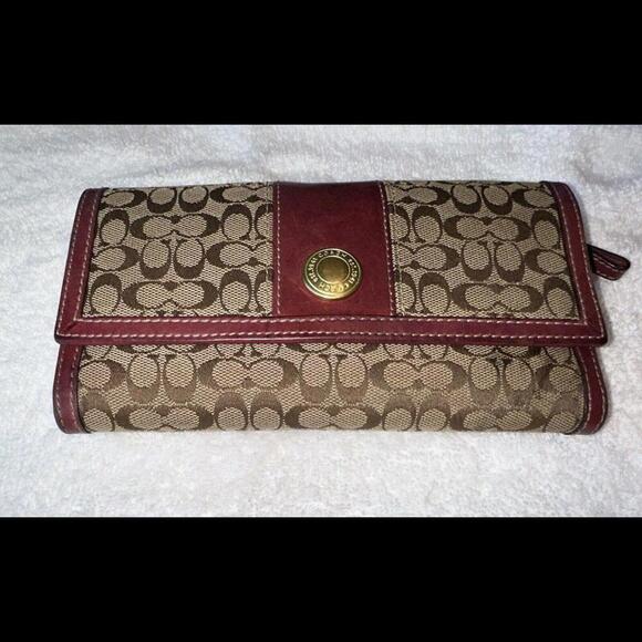 Coach | Bags | Coach Classic Y2k Khaki Berry Leather Trifold Wallet W ...